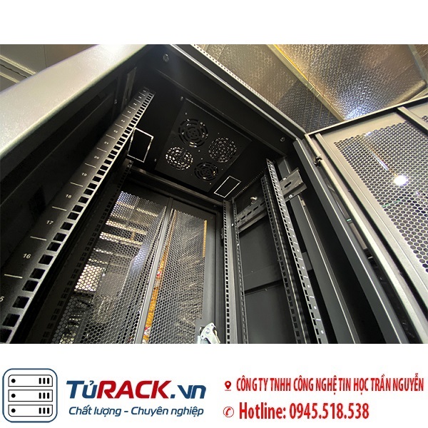 Tủ rack 27U UNR 27UD600-2CL 2 cửa lưới mẫu mới