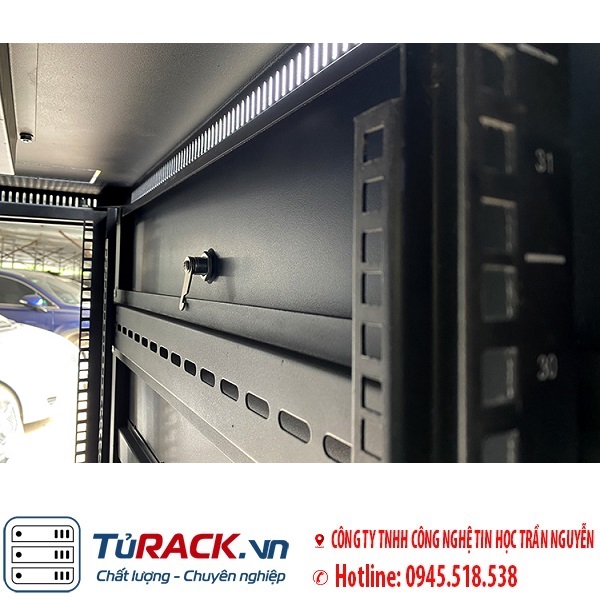 Tủ rack 32U UNR 32UD1000-2CL mẫu mới 2 cửa lưới