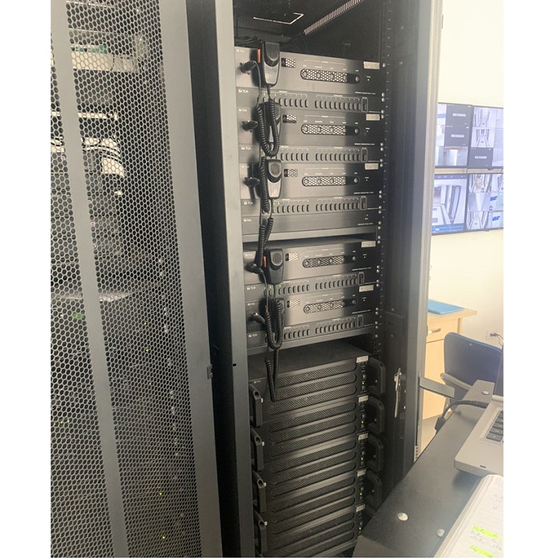 Tủ rack 42U UNR 42UD1000-2CL 2 cửa lưới hàng cao cấp