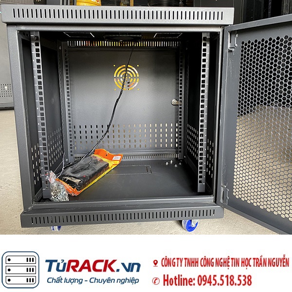Tủ rack 10U UNR N10U-D600 cửa lưới mẫu mới